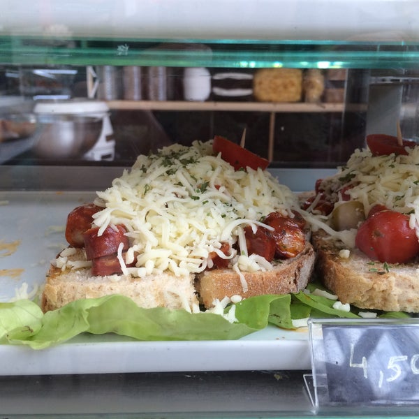 Bubbles Vanity Food & Bar - Lounge