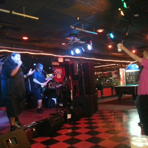 OB's Restaurant & Lounge - Bar