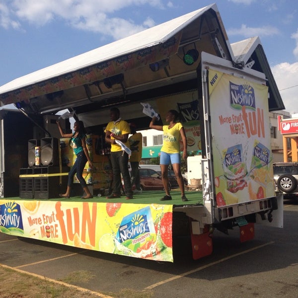 Portmore Pines Plaza - Plaza in Portmore