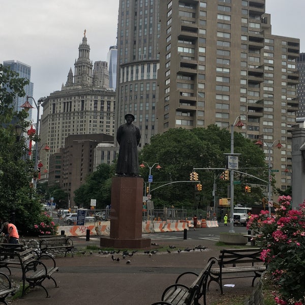 Confucius Statue Chinatown