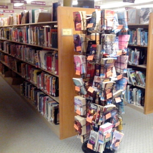 Middleborough Public Library - Library in Middleboro