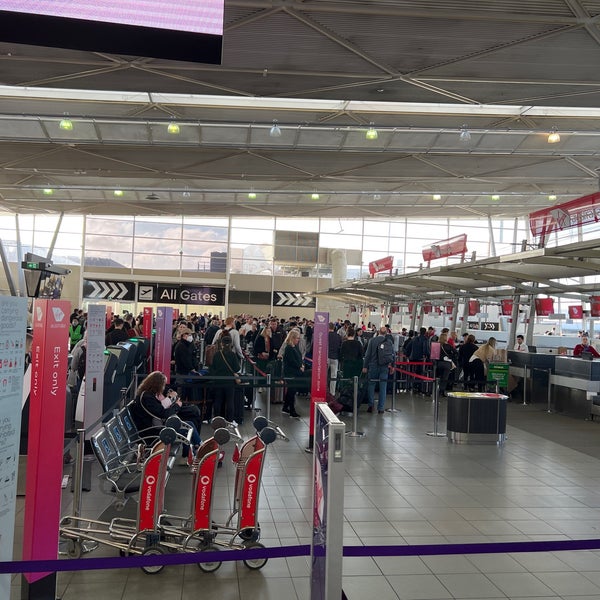 Virgin Australia Check-in - Mascot, NSW