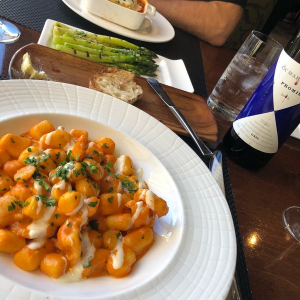 Quattro - 1300 Lamar St