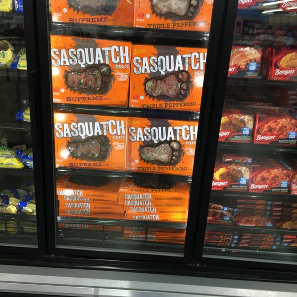 Walmart Supercenter - Big Box Store in Pella