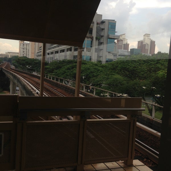 Commonwealth Mrt Station