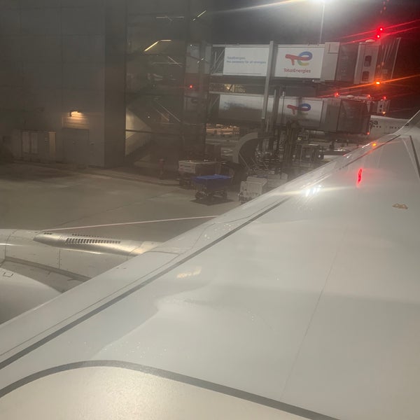 Gate A62 - Flughafen - Terminal 1