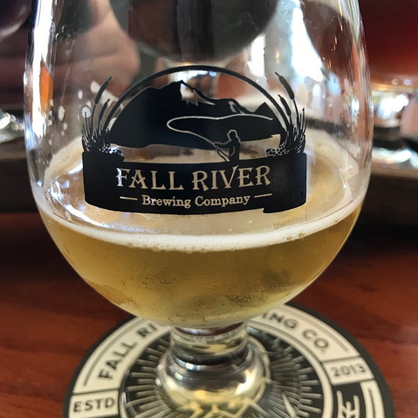 Fall River Brewing Co. Taphouse - Mistletoe - 7 tips