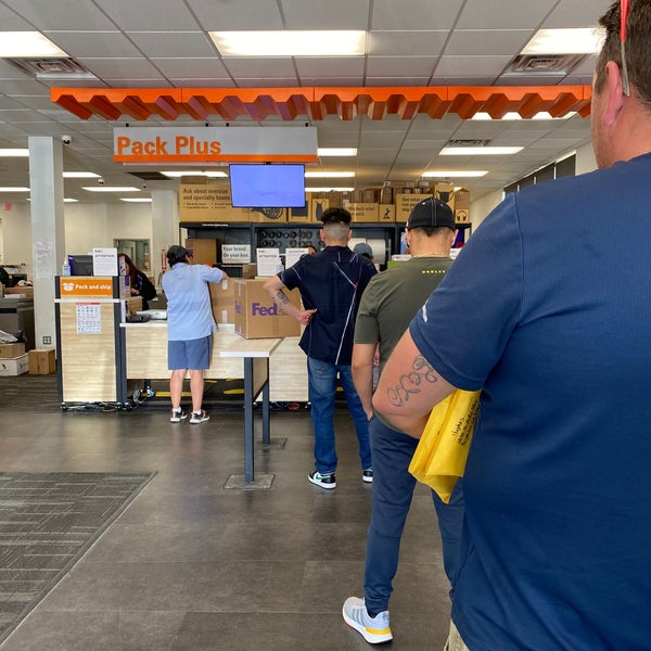 Fedex Office Uniform