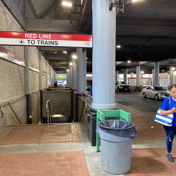 MBTA Andrew Station - Metro Station in Columbus Park - Andrew Square