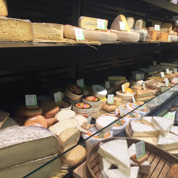 Fromagerie Pascal Beillevaire - Cheese Store in Paris