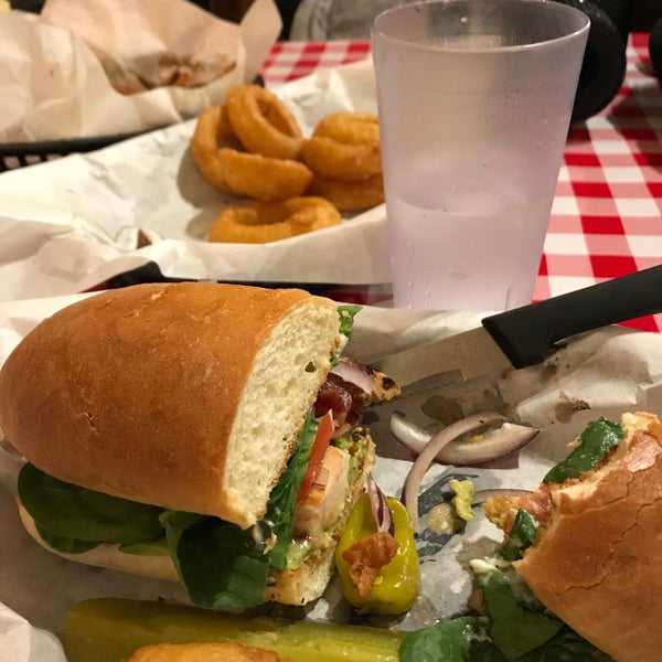 Cafe Nooner - 409 Opera Aly