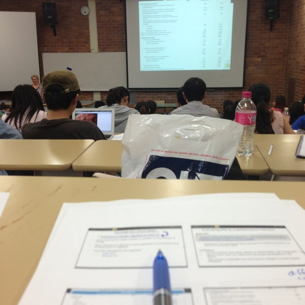 QUT B Block - College Academic Building in Brisbane