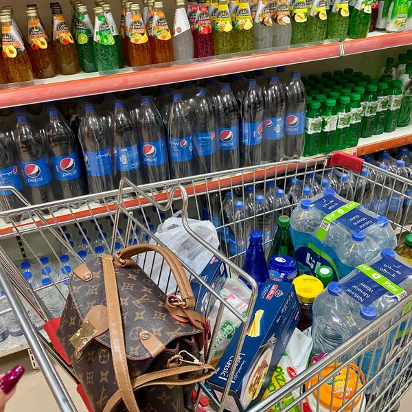 Refah Department Store | فروشگاه زنجیره‌ای رفاه - 6 tips from 4821 visitors