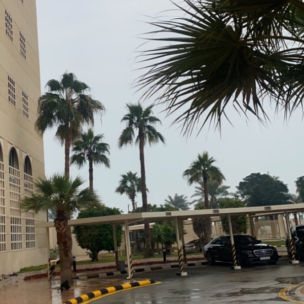 Photos at SABIC Jubail Headquarter - 6 tips