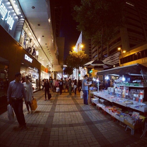 Canton Road 廣東道 - Road in 尖沙咀