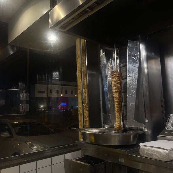 Emperor Shawarma - Shawarma Restaurant in الصحافة