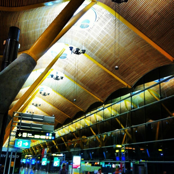 Terminal 4 - Aeropuerto - 433 tips