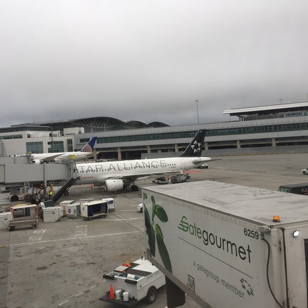 United Airlines Flight UA 926 - Plane in San Francisco