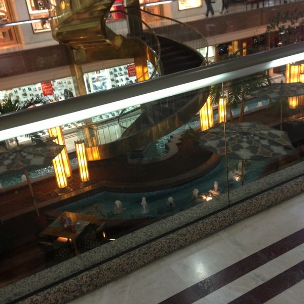 Laila Gallery Complex - Shopping Mall in السالمية