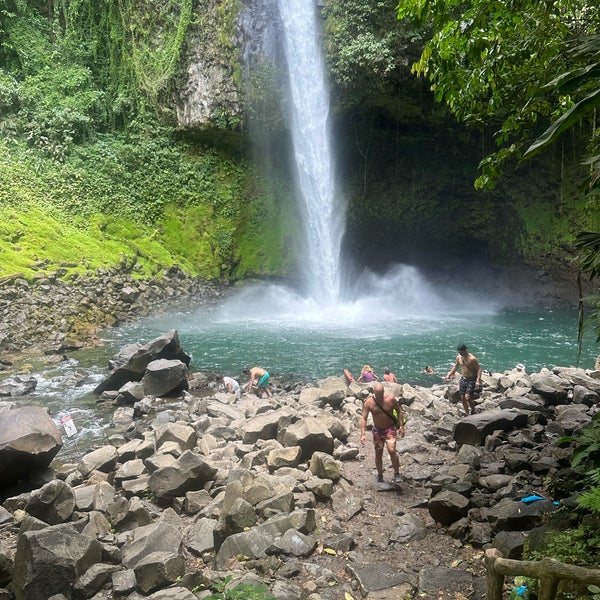 Catarata Río Fortuna - 400 m sur del Tifakara Lodge