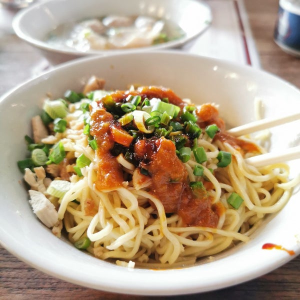 Warung Lela (Wale) - Noodle Restaurant