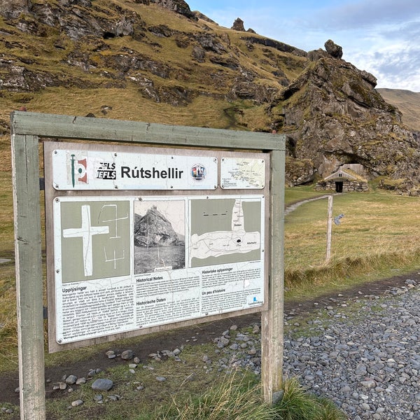 Rútshellir - Cave