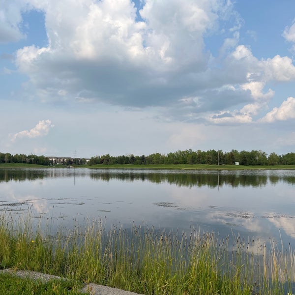 Elliston Park - Lake in Calgary