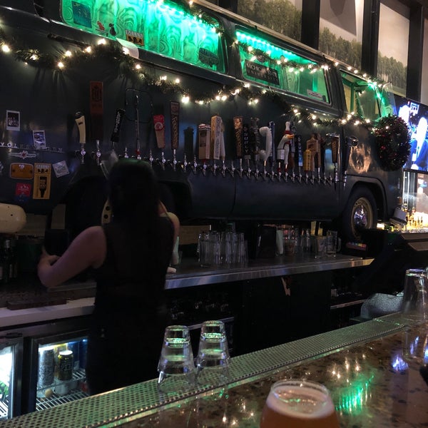 Hopsmith Tavern - Pub in Near North Side