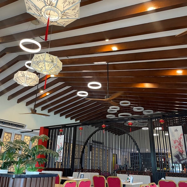 Spring Palace Seafood Restaurant - Seafood Restaurant