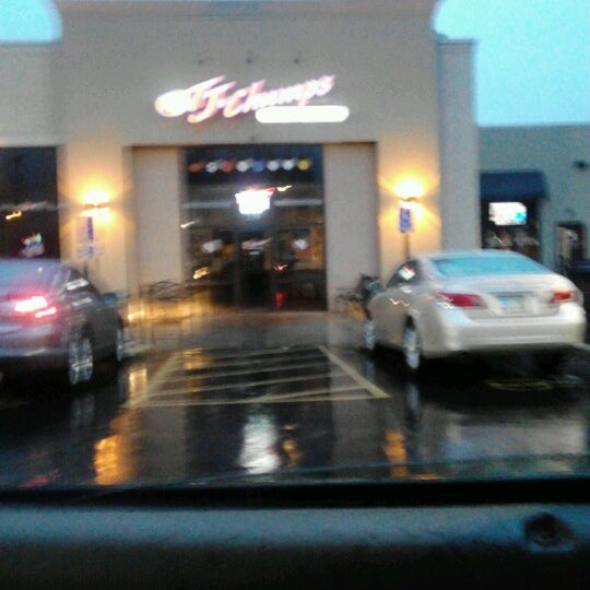 TJ Chumps - Sports Bar in Englewood