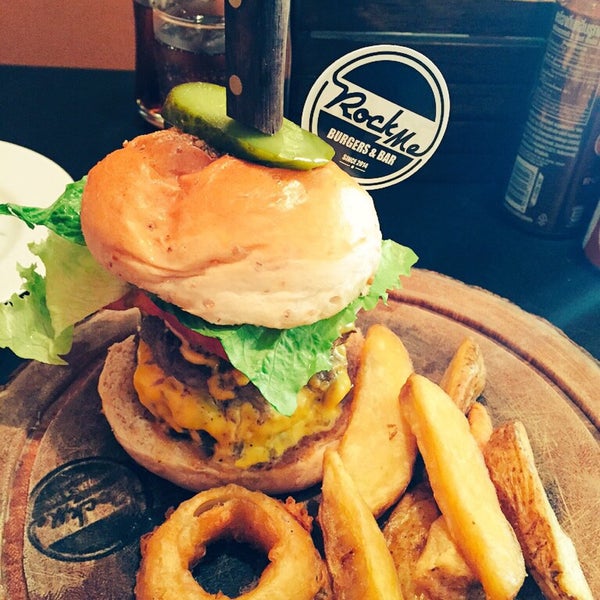Rock Me Burger & Bar - Loi Kroh