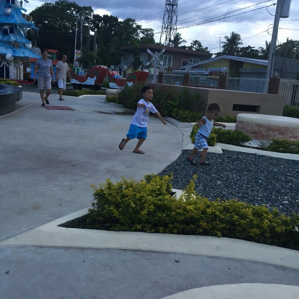 Tayug Town Plaza - Plaza