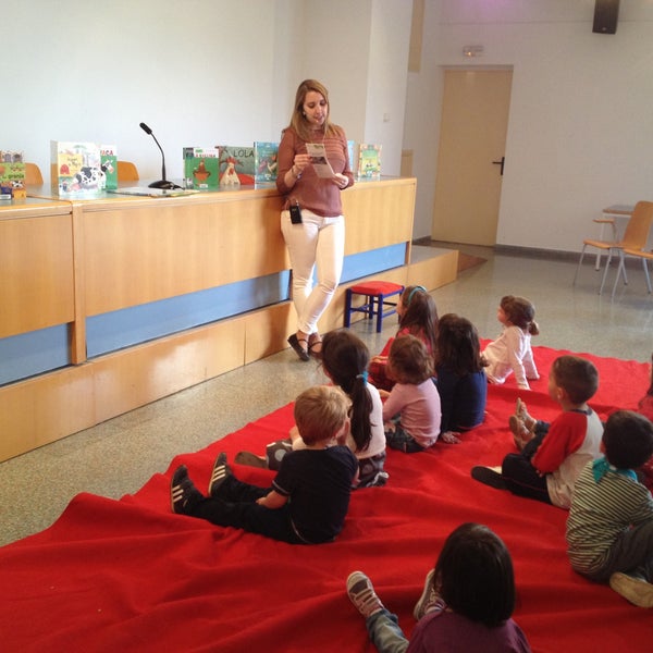 Biblioteca Pompeu Fabra - College Library in Mataró