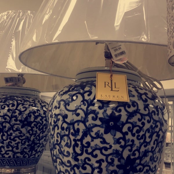 Marshalls - Traffic Circle - 2 tips from 642 visitors