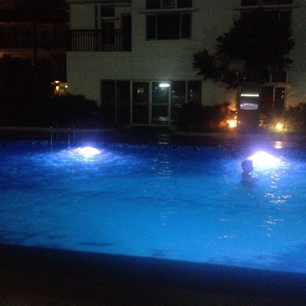 Manhattan Parkview Swimming Pool - Socorro - 2 tips from 74 visitors