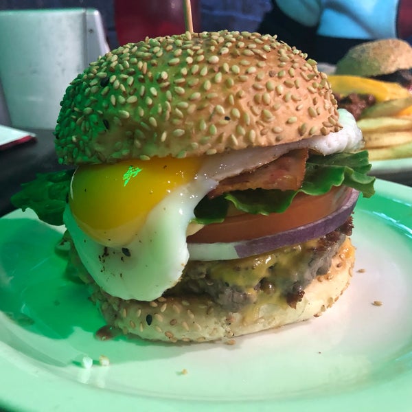 Gilbert's Burger & Fries - 신사동 - 44 tips