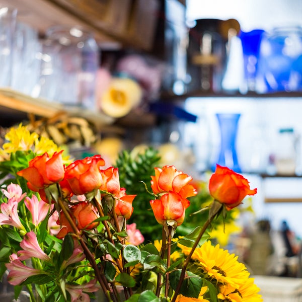 Yoko's Designs in Flowers and Plantings - Flower Store in San Francisco