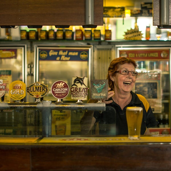 Howard Springs Tavern - 280 Whitewood Rd