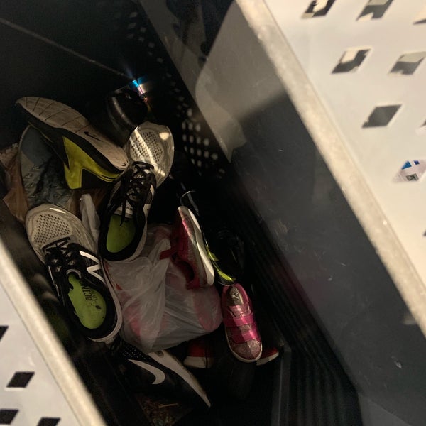 Nike Factory Store - Shoe Store in Factoria