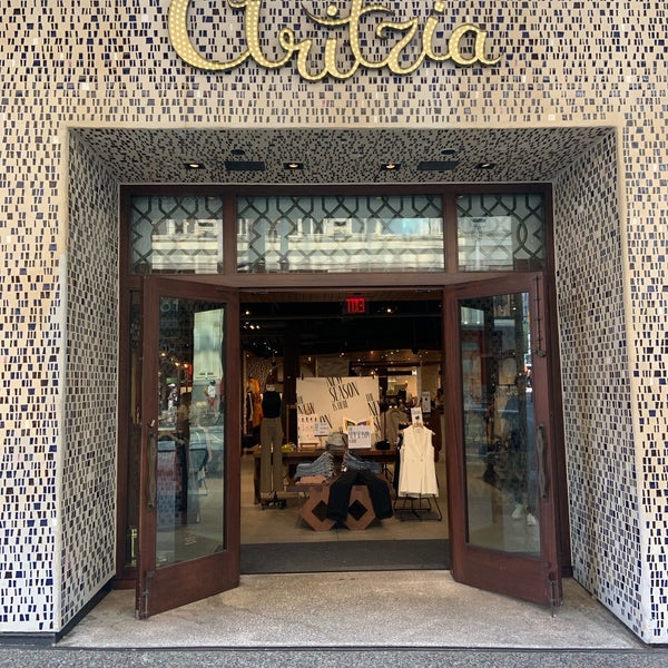 Aritzia - Women's Store in Downtown Vancouver