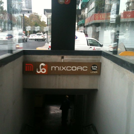 Metro Mixcoac (Líneas 7 y 12) - Estación de metro en Benito Juárez