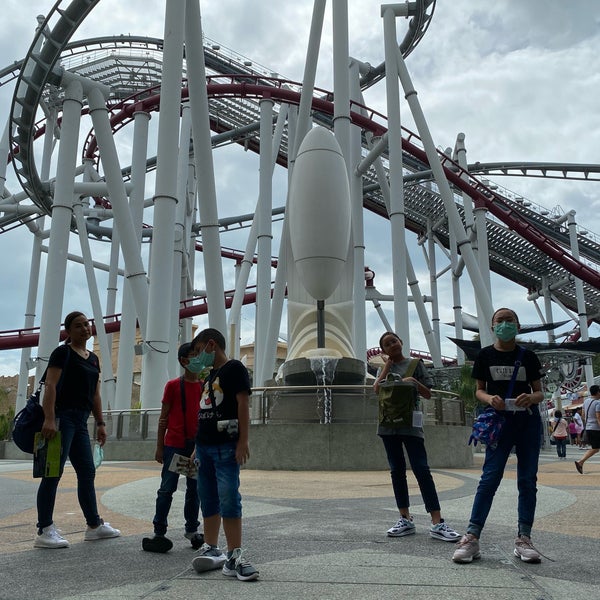 Photos at Battlestar Galactica: Human vs. Cylon - Universal Studios ...