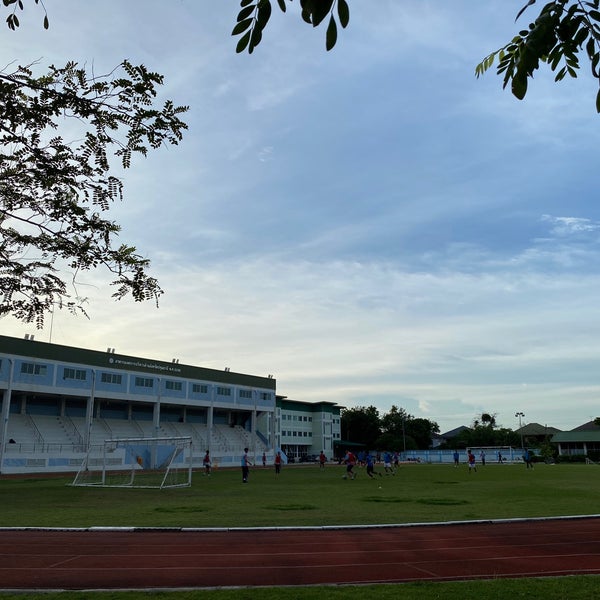 โรงเรียนสวนกุหลาบวิทยาลัย รังสิต (Suankularb Wittayalai Rangsit School ...