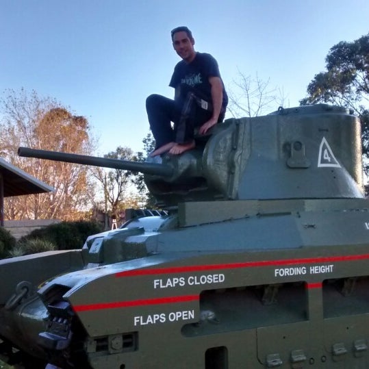 Singleton - Neighborhood