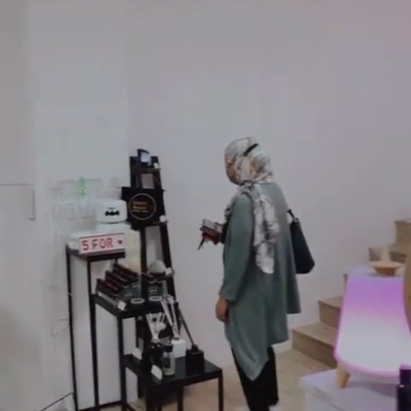 Golden Landmark Shopping Complex - Shopping Mall in Singapore