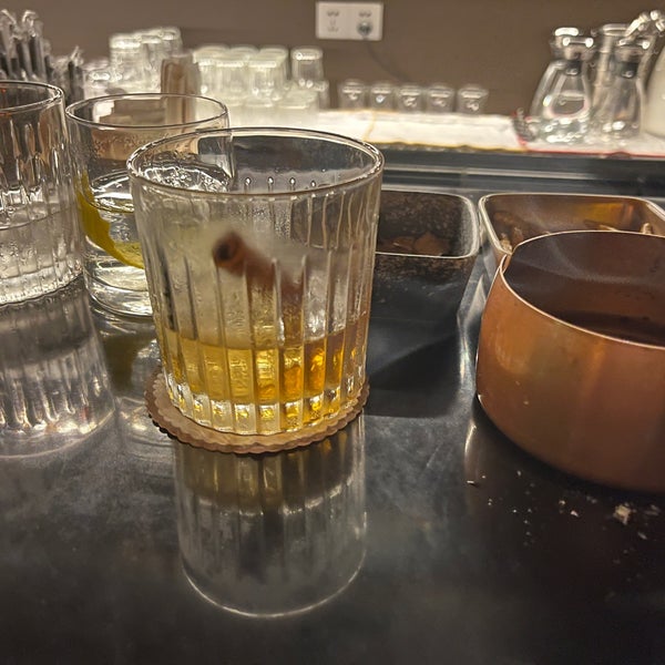 Lisa Cocktail & Whiskey - 1 visitor