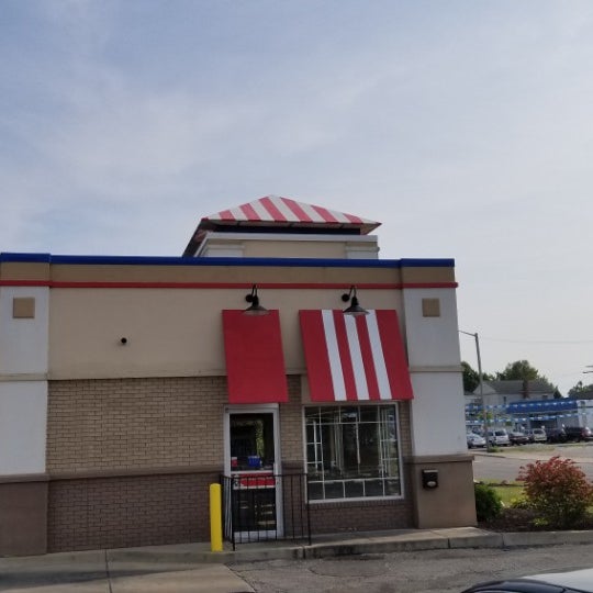KFC - 810 N Washington St