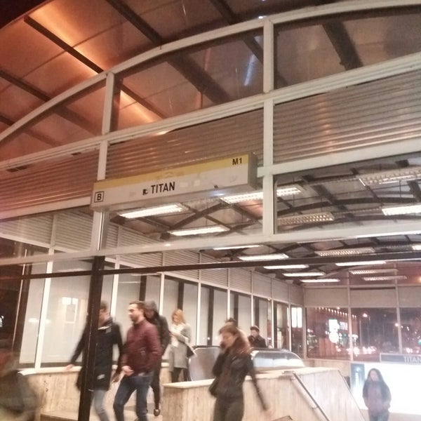 Metrou M1 Titan - Metro Station in Balta Albă