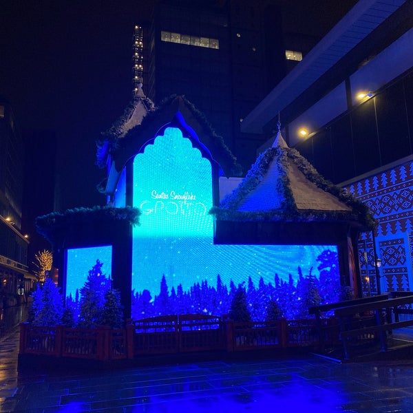 Chestnut Plaza - Pedestrian Plaza in London