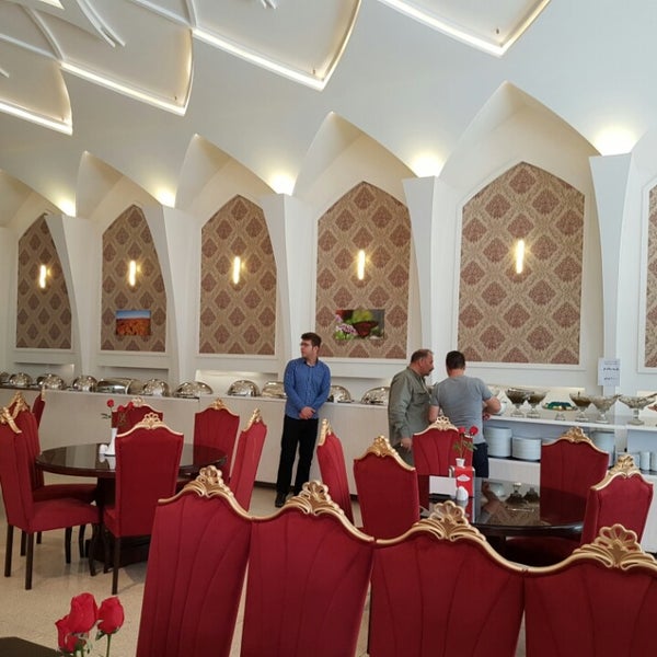 Royal Restaurant| رستوران مجلل رویال - Hamedan, Hamadan Province